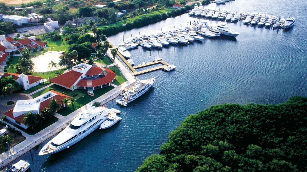 Marina Puerto Isla Mujeres - Superyacht Marina | Dockwalk